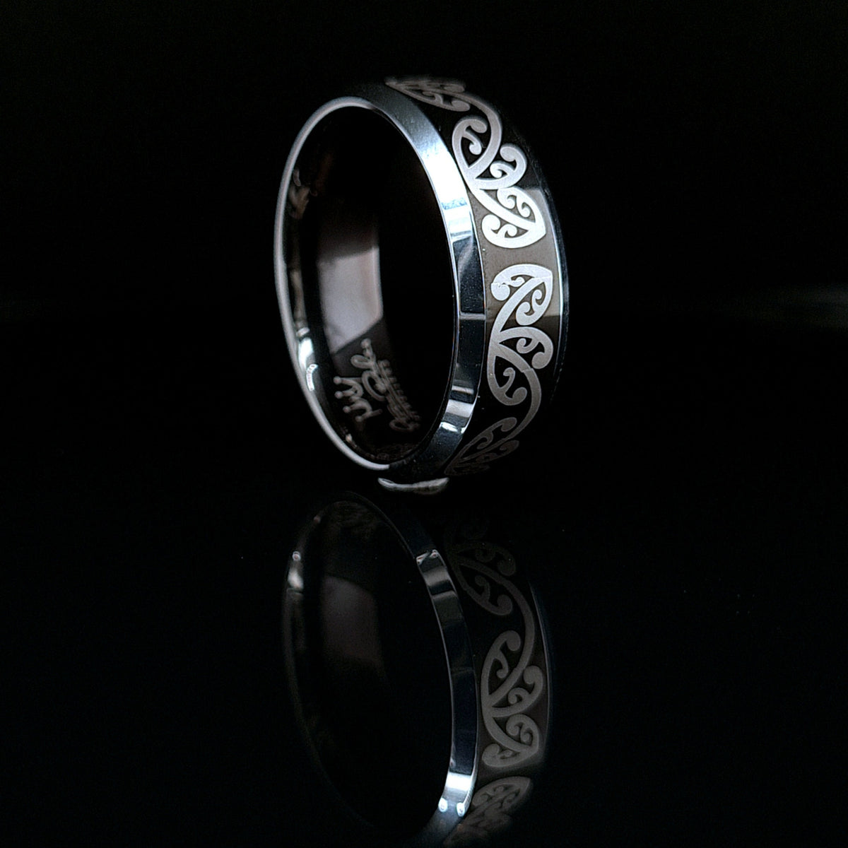 The Midnight Kaha Ring – Storm Baker Jewellers